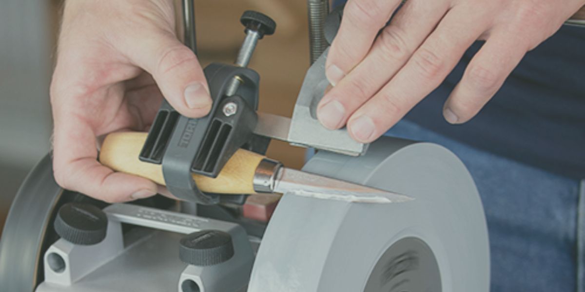 How to Sharpen Wood Carving Tools - Tips and Techniques — HI-SPEC ...